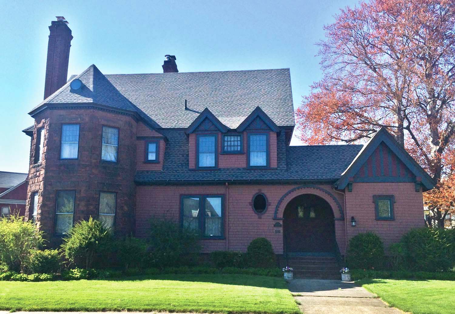 Curb Appeal: The McKnight Historic District in Springfield ...