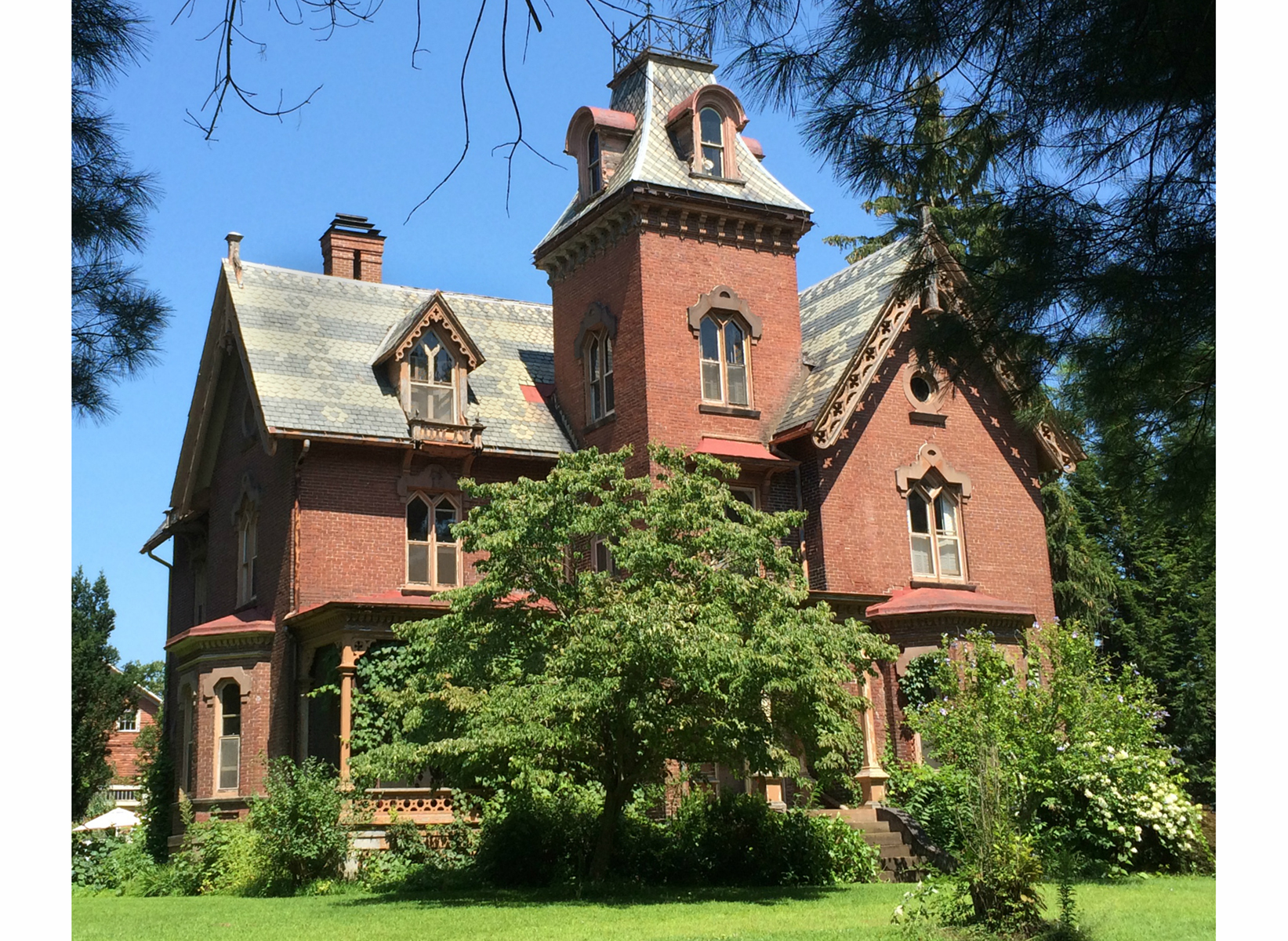 Curb Appeal: Hatfield... The Real McCoy - Reading Room | Antique Homes