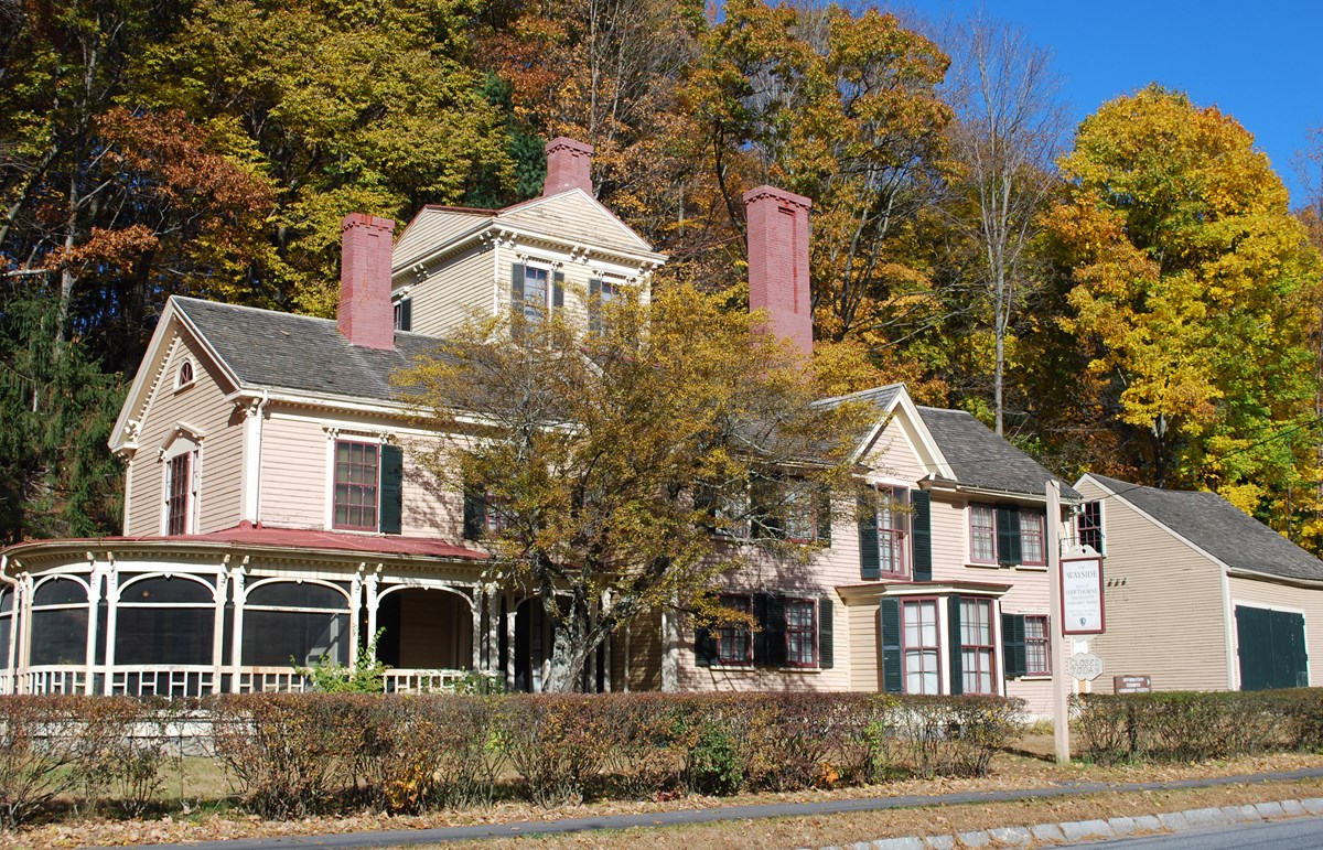 Concord, Massachusetts - Reading Room | Antique Homes